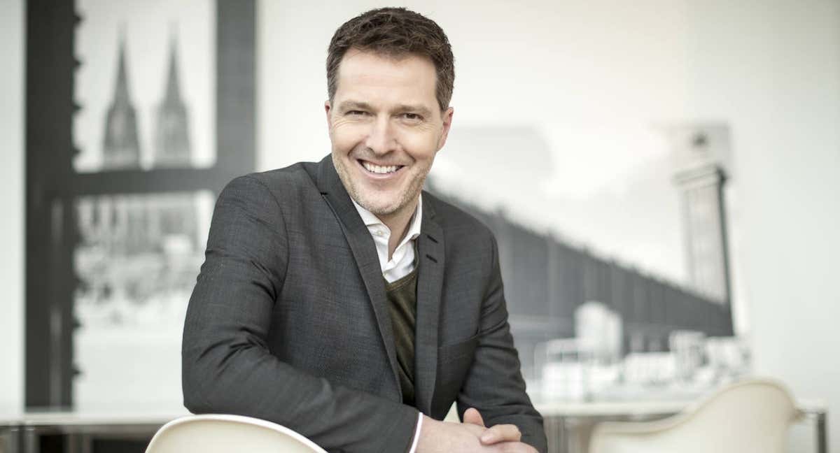 El CEO de la Superliga Bernd Reichard habla con Toni Kroos | Relevo