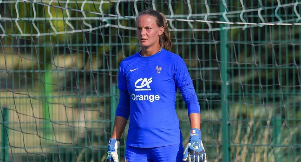 Mylène Chavas aterriza en la portería del Real Madrid | Relevo